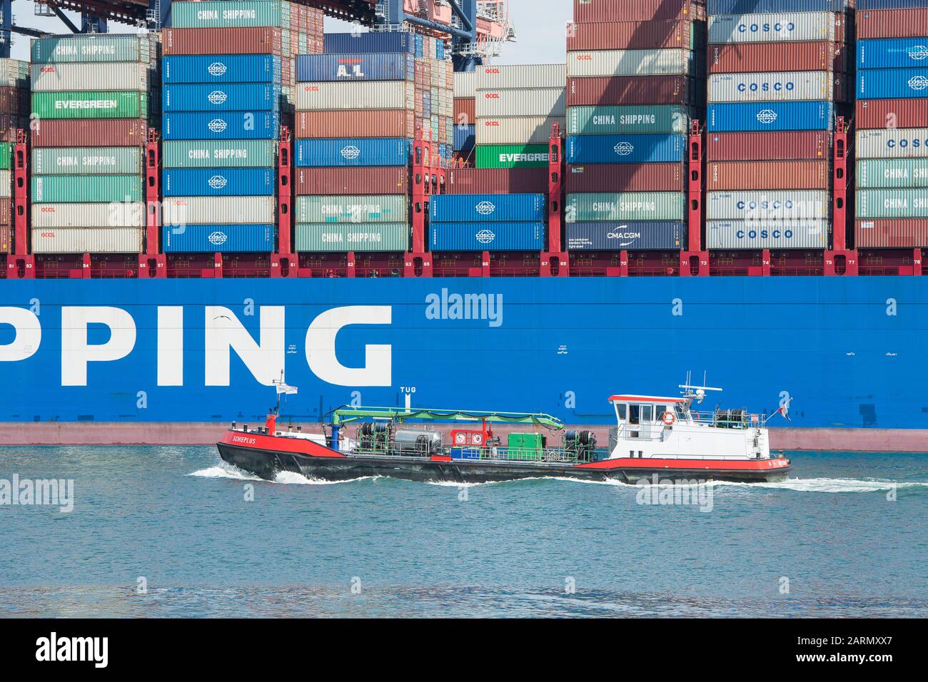 Scorpio tugboat hi-res stock photography and images - Alamy