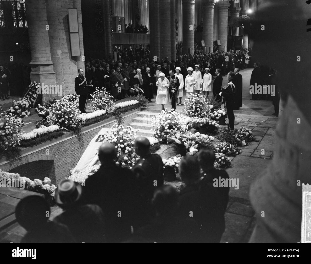 Funeral princess Wilhelmina, the remains is burial chamber carried in ...