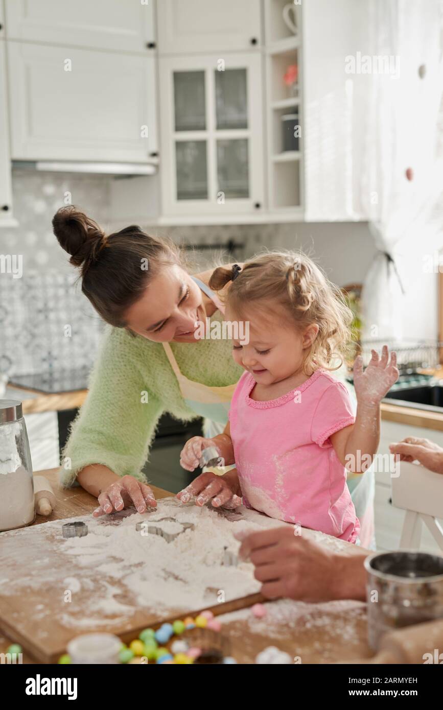 Mum is cooking in the kitchen hi-res stock photography and images - Alamy