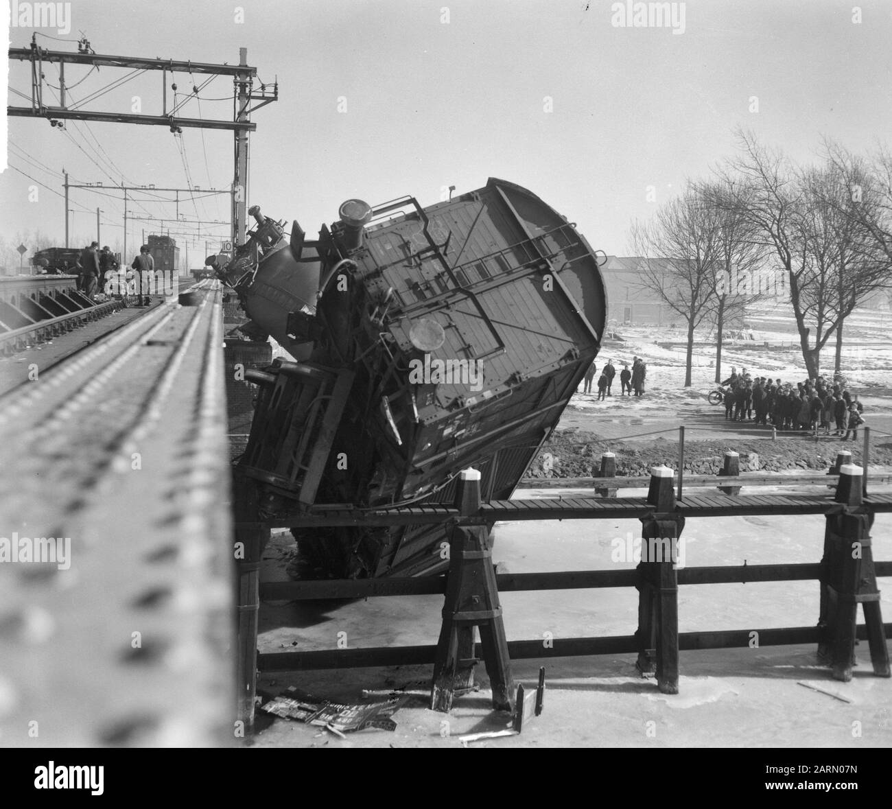 Freight train derails hi-res stock photography and images - Alamy