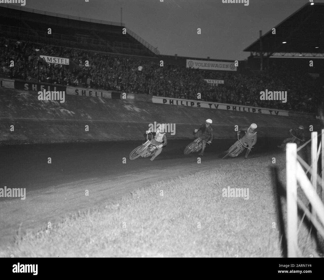 Vierlanden Speedway Races in Olympic Stadium. Voorop Chum Taylor ...