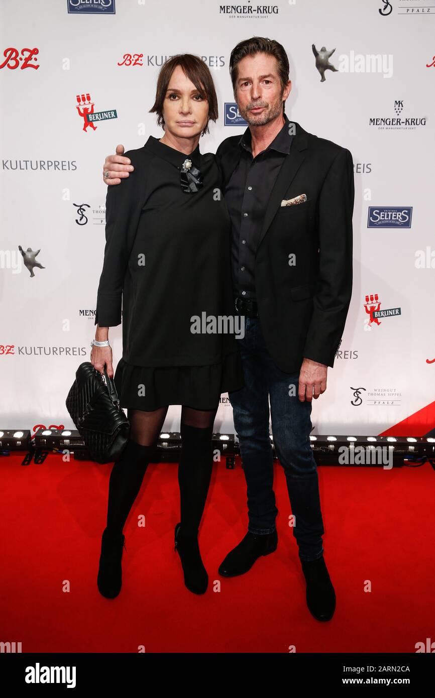 Berlin, Germany. 28th Jan, 2020. Anouschka Renzi and friend Marc ...