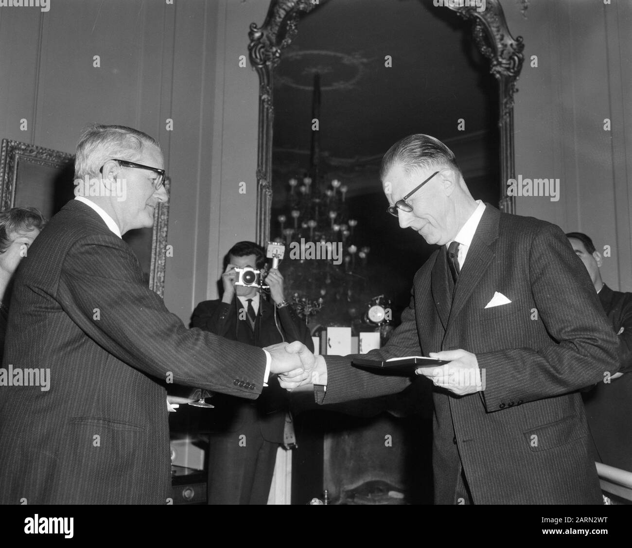 Anglo dutch relations hi-res stock photography and images - Alamy