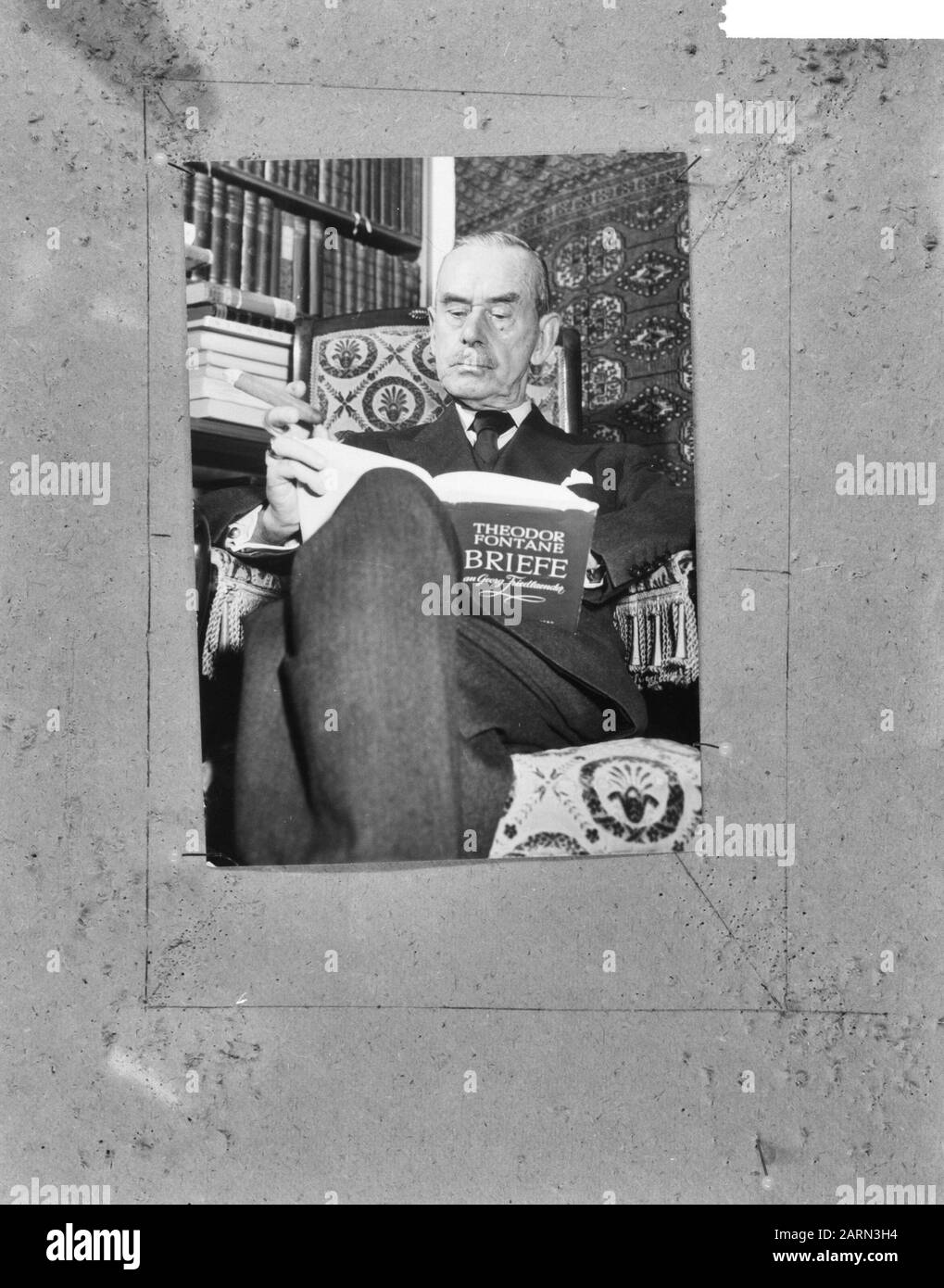 Thomas mann writer hi-res stock photography and images - Alamy