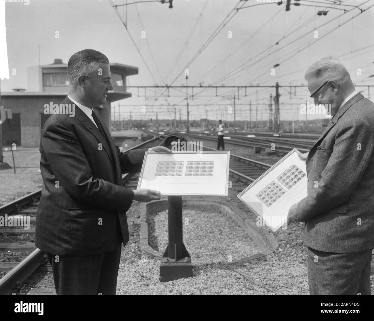 Handover ptt hi-res stock photography and images - Alamy