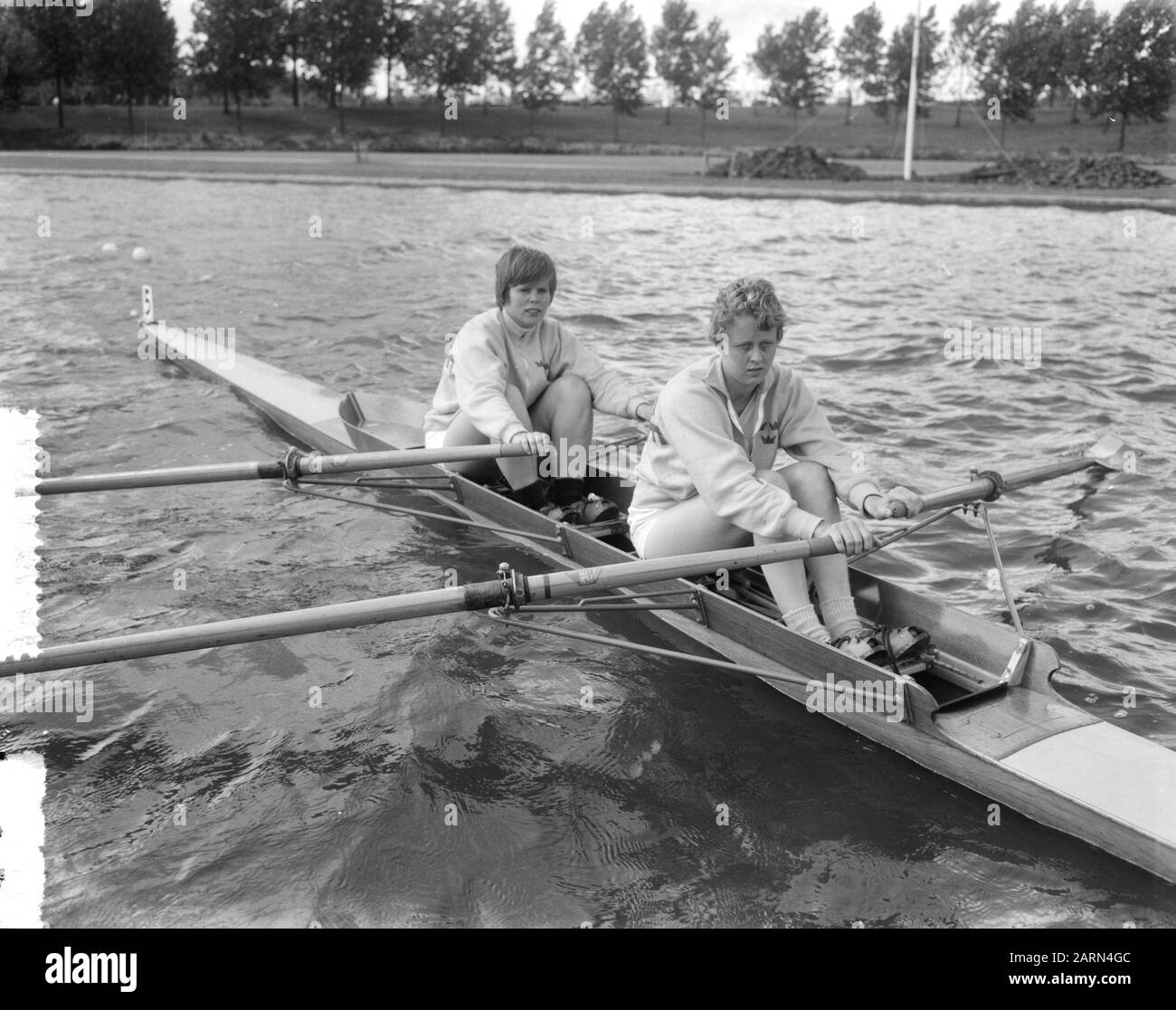 Double scull rowing boat Black and White Stock Photos & Images - Alamy