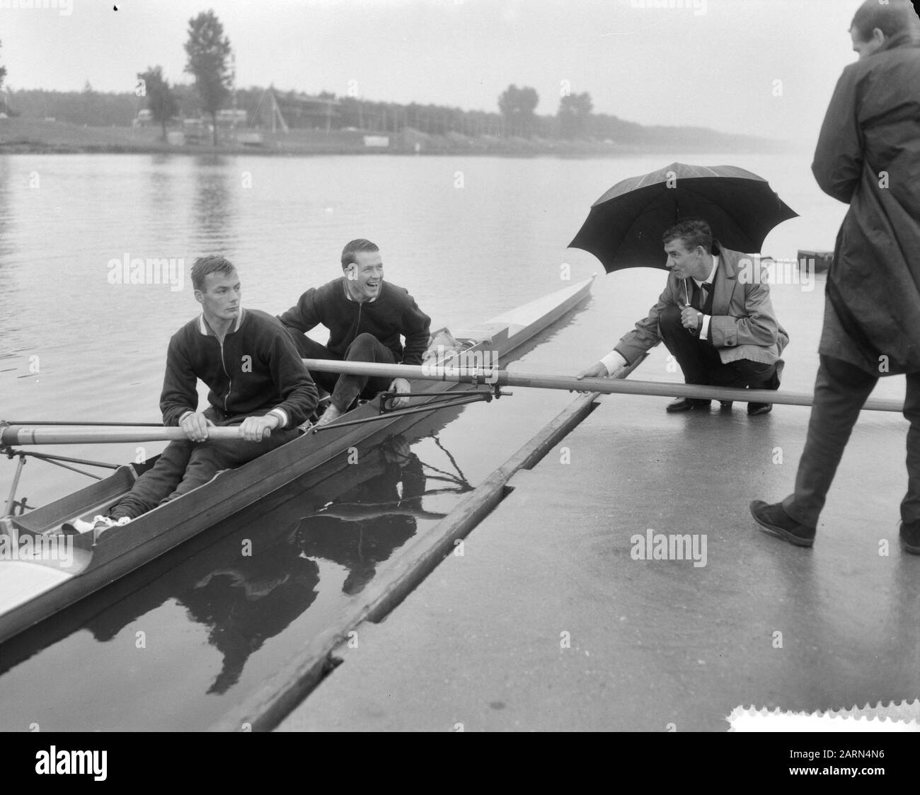 Helmsman techniques hi-res stock photography and images - Alamy