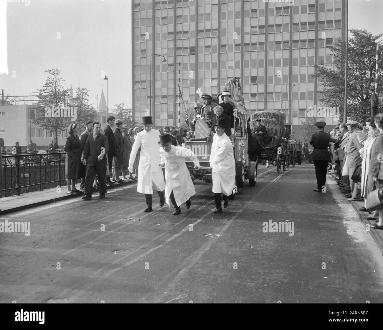 Environmental school students Black and White Stock Photos & Images - Alamy