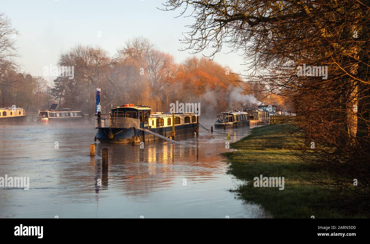 Wallingford river hi-res stock photography and images - Alamy