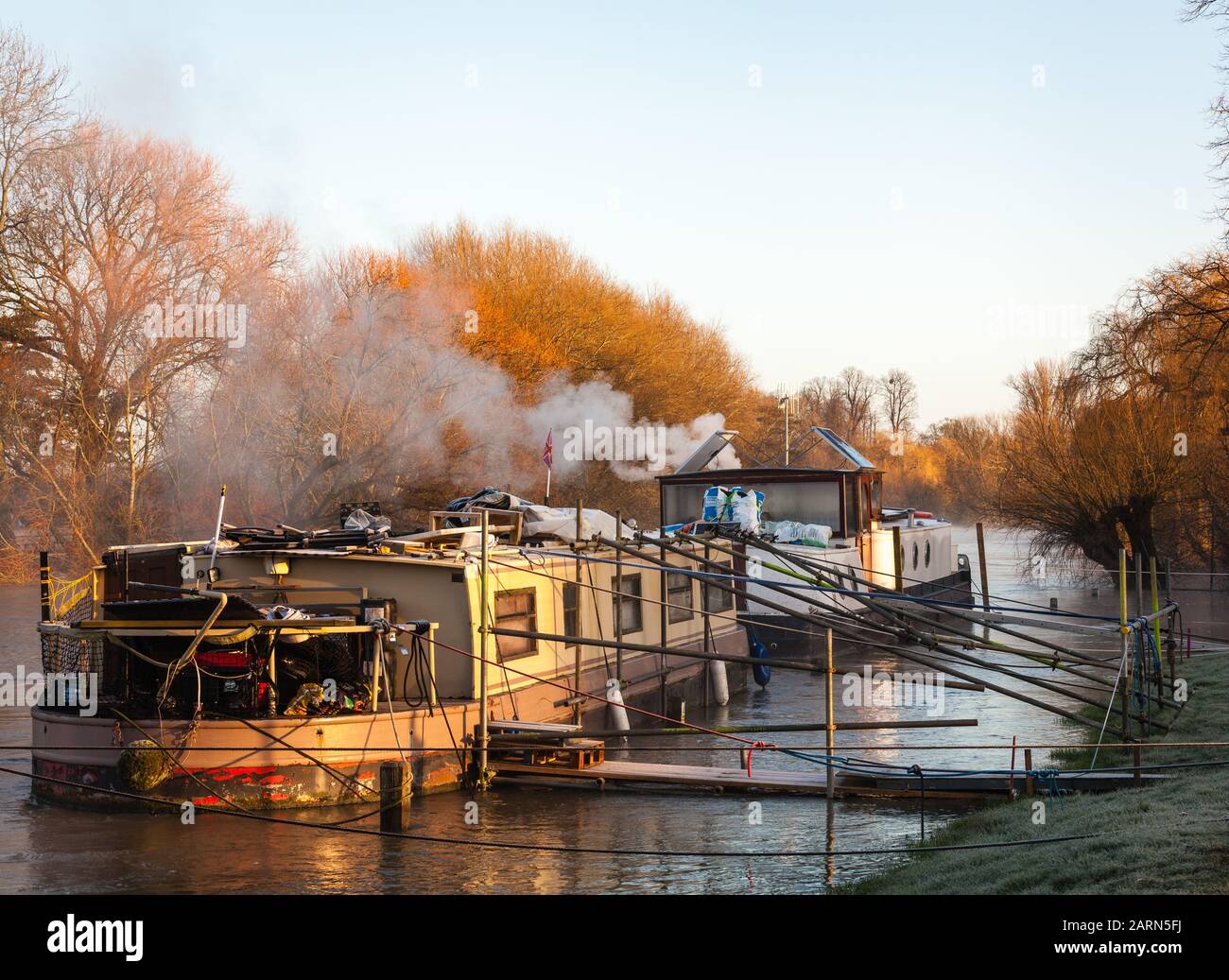 Wallingford river hi-res stock photography and images - Alamy