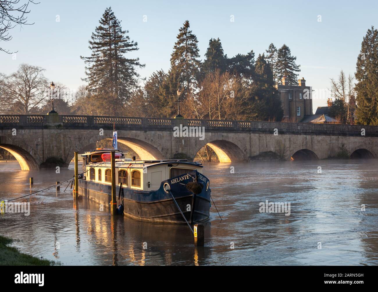 Wallingford bridge hi-res stock photography and images - Alamy