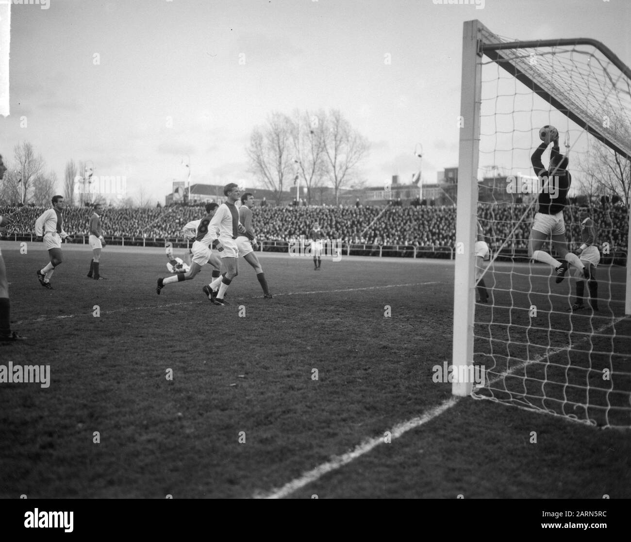 15 november 1964 Black and White Stock Photos & Images - Alamy