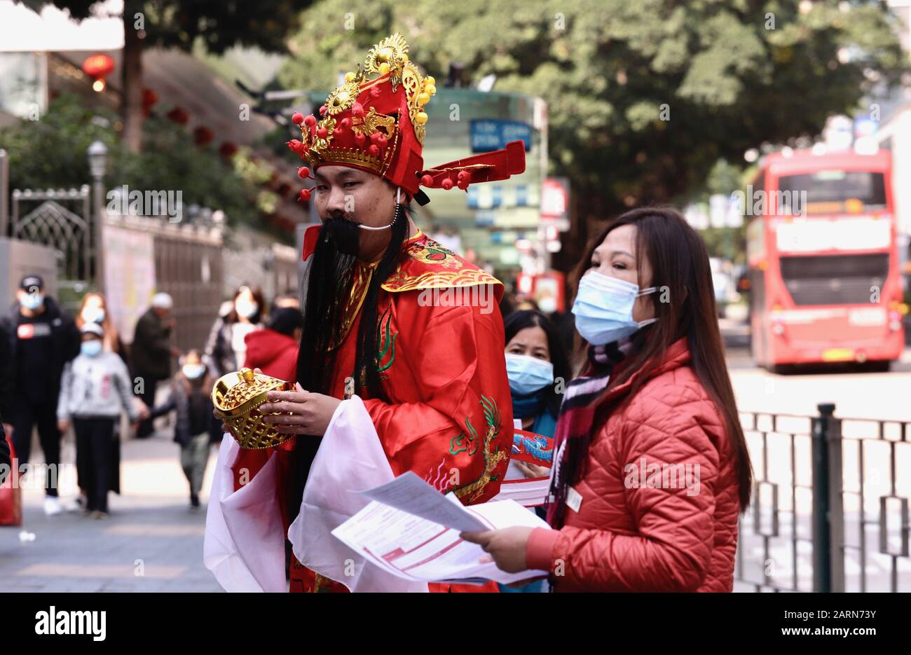 Man dressed chinese god fortune hi-res stock photography and images - Alamy