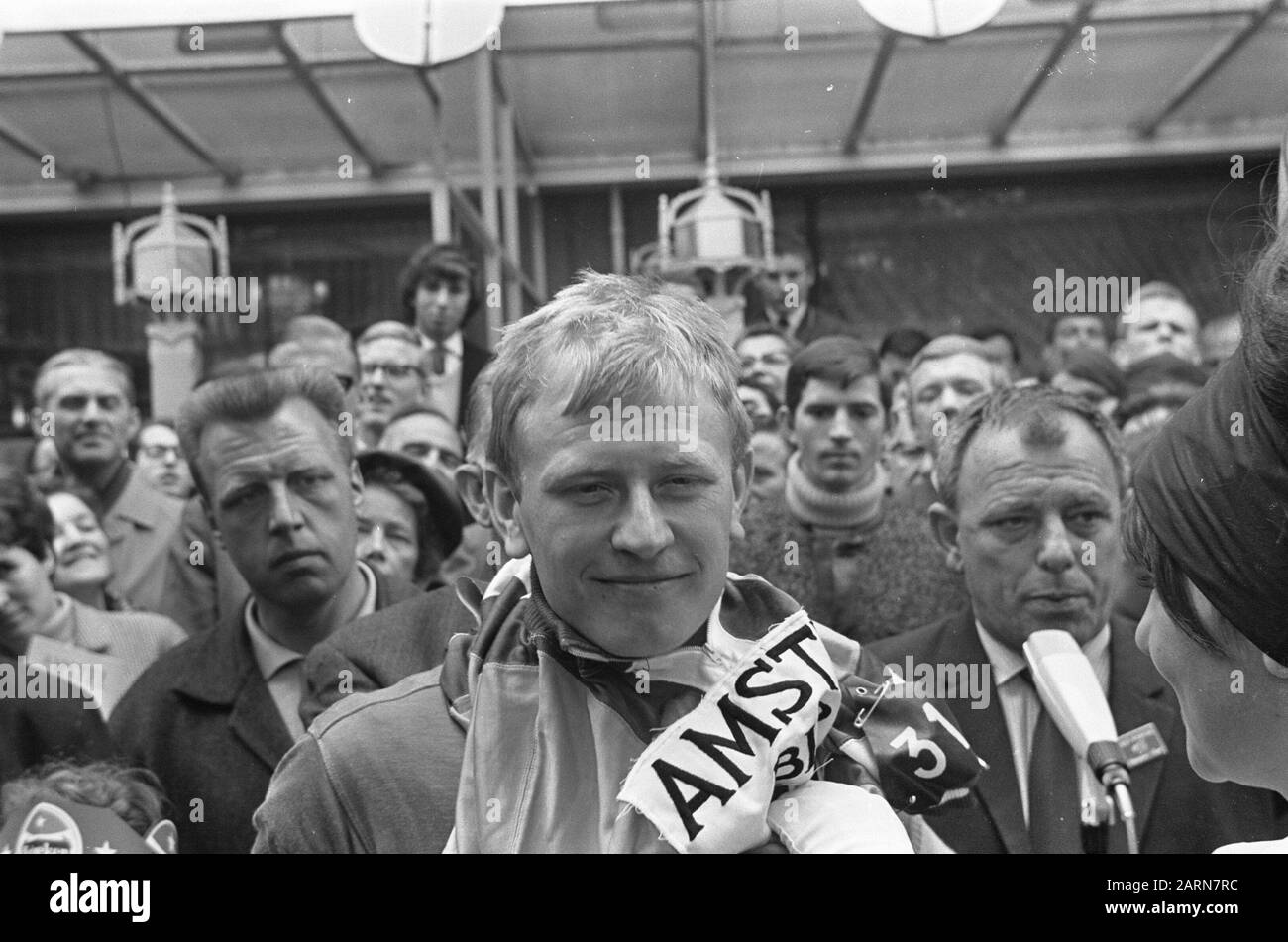 Harry stevens Black and White Stock Photos & Images - Alamy