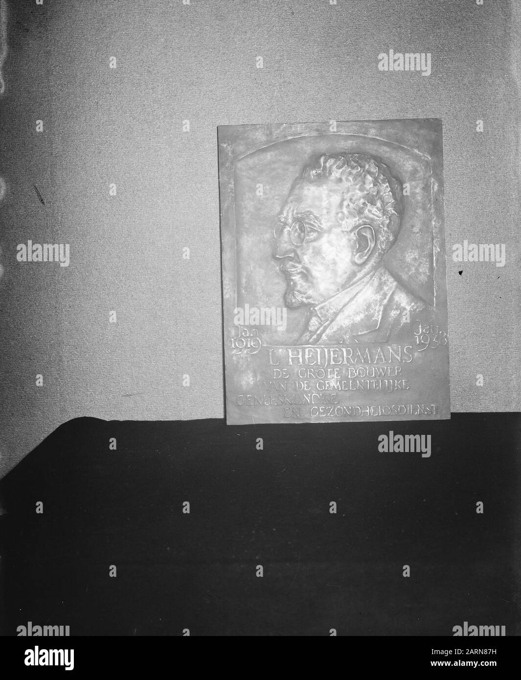 Plaque dr Black and White Stock Photos & Images - Alamy