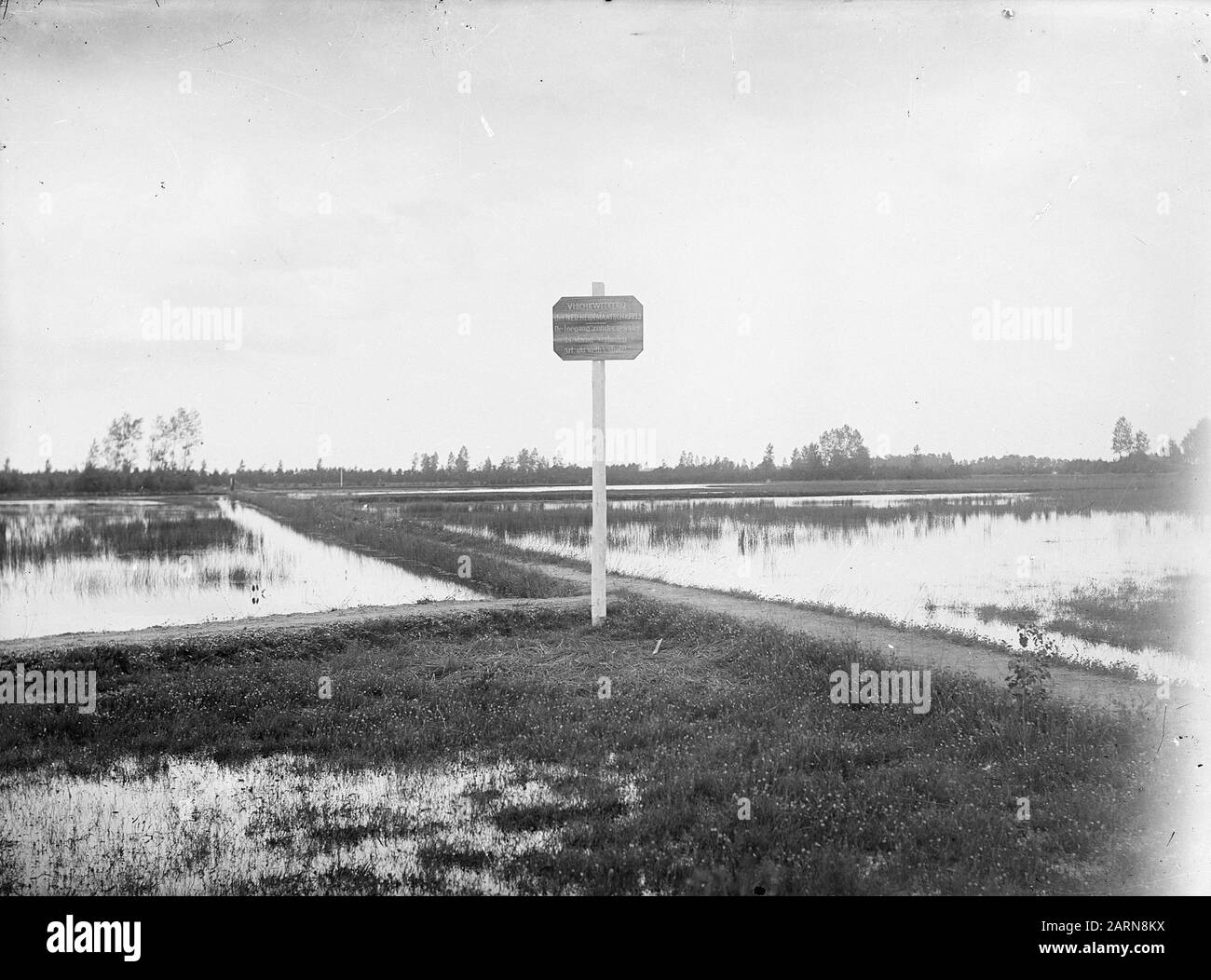 fishing, breeding ponds Date: undated Keywords: breeding ponds, fishing ...
