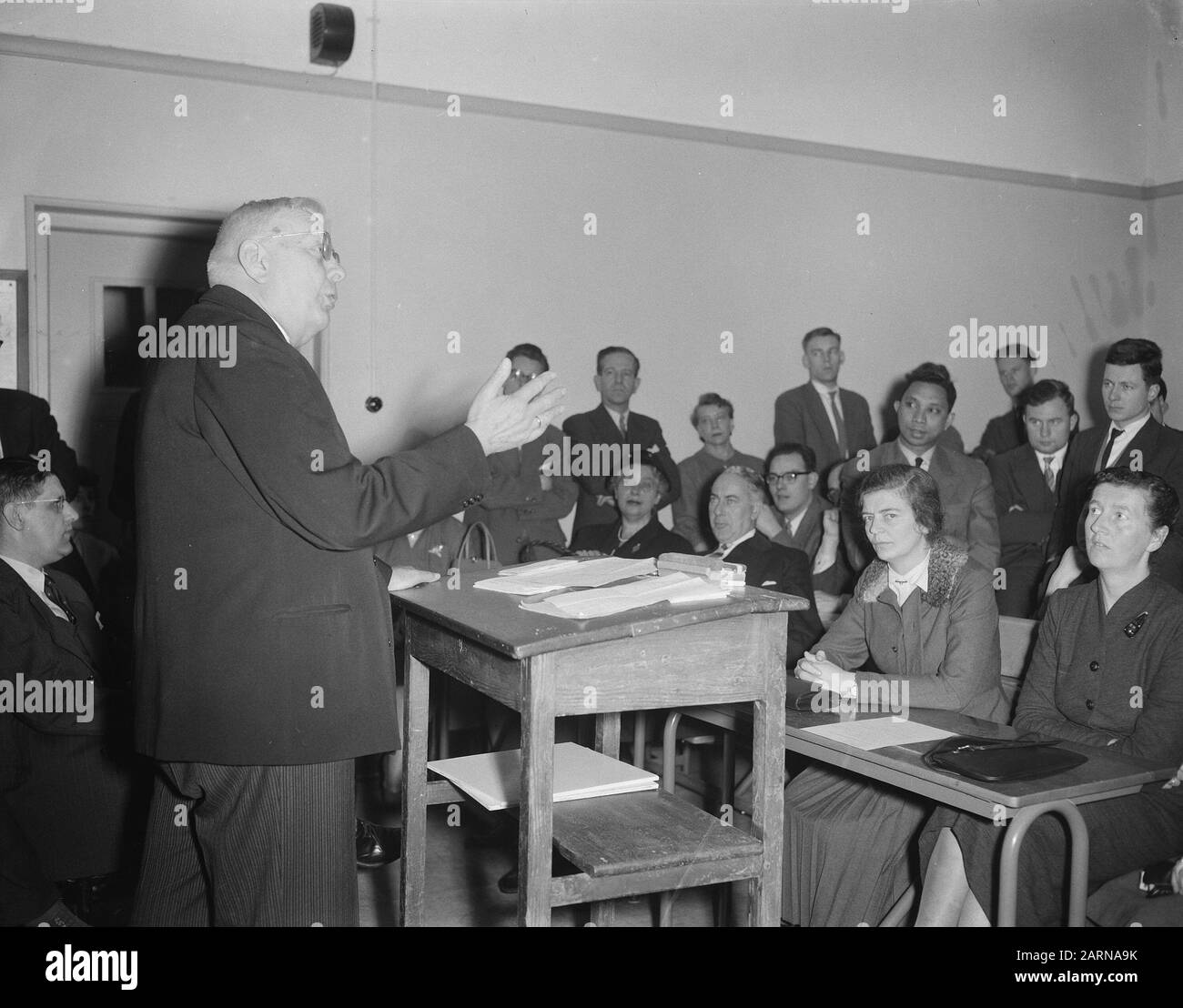 Forty year anniversary Amsterdams Lyceum, reception. Founder Dr. C. P ...