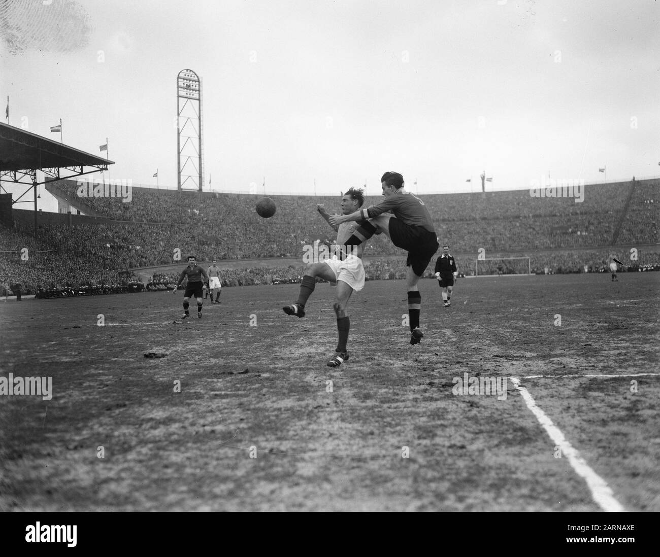 Football Holland vs. Belgium 1-0 Date: April 3, 1955 Keywords: sport ...