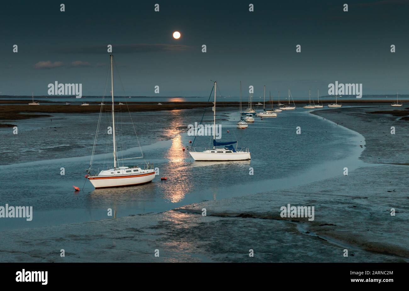 Moon lit estuary hi-res stock photography and images - Alamy