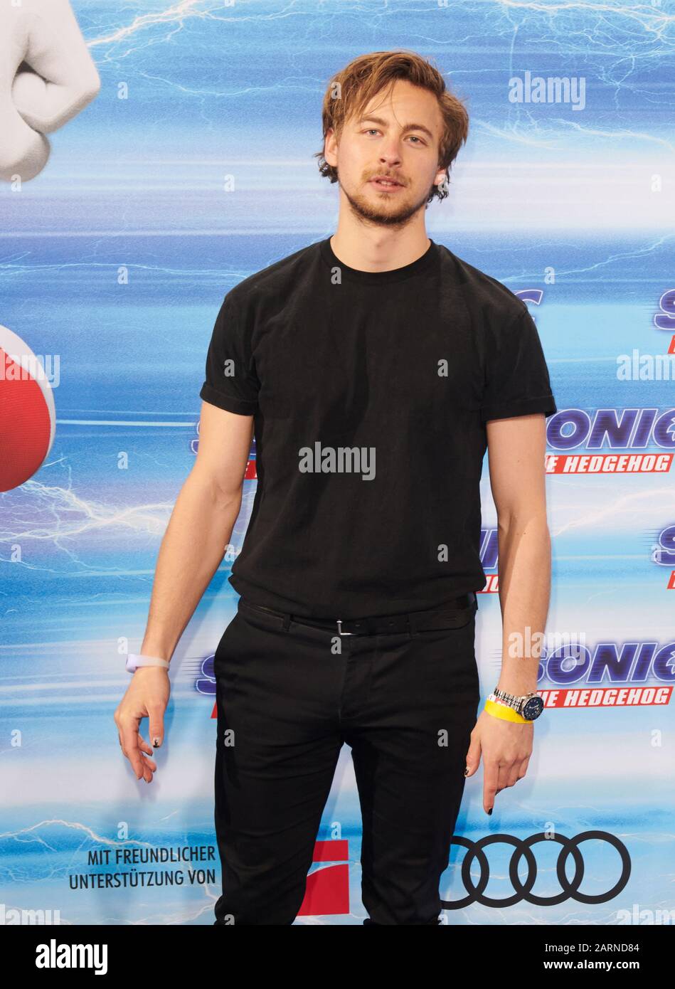 Berlin, Germany. 28th Jan, 2020. Actor Timmi Trinks comes to the ...