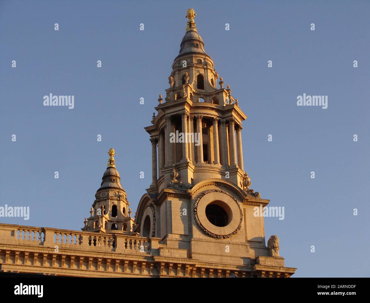 Blue sky england hi-res stock photography and images - Alamy