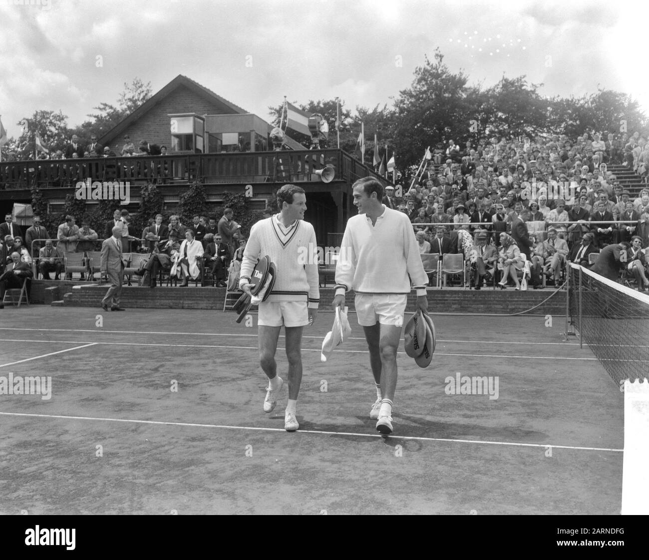Tennis at Hilversum, John Newcombe and Tom Okker Date: 25 July 1965 ...