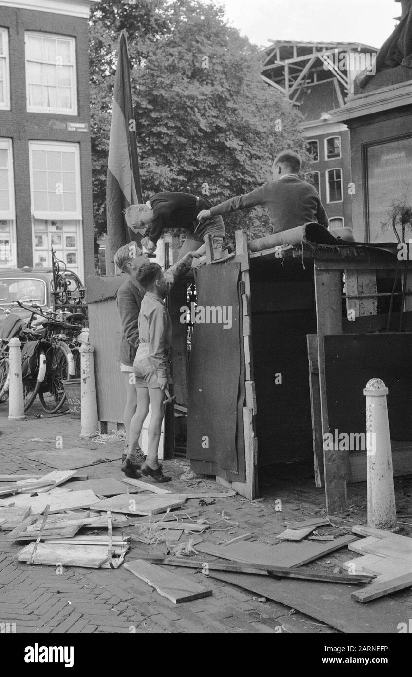 Vacation time (construction of a hut) Date: July 22, 1960 Keywords ...
