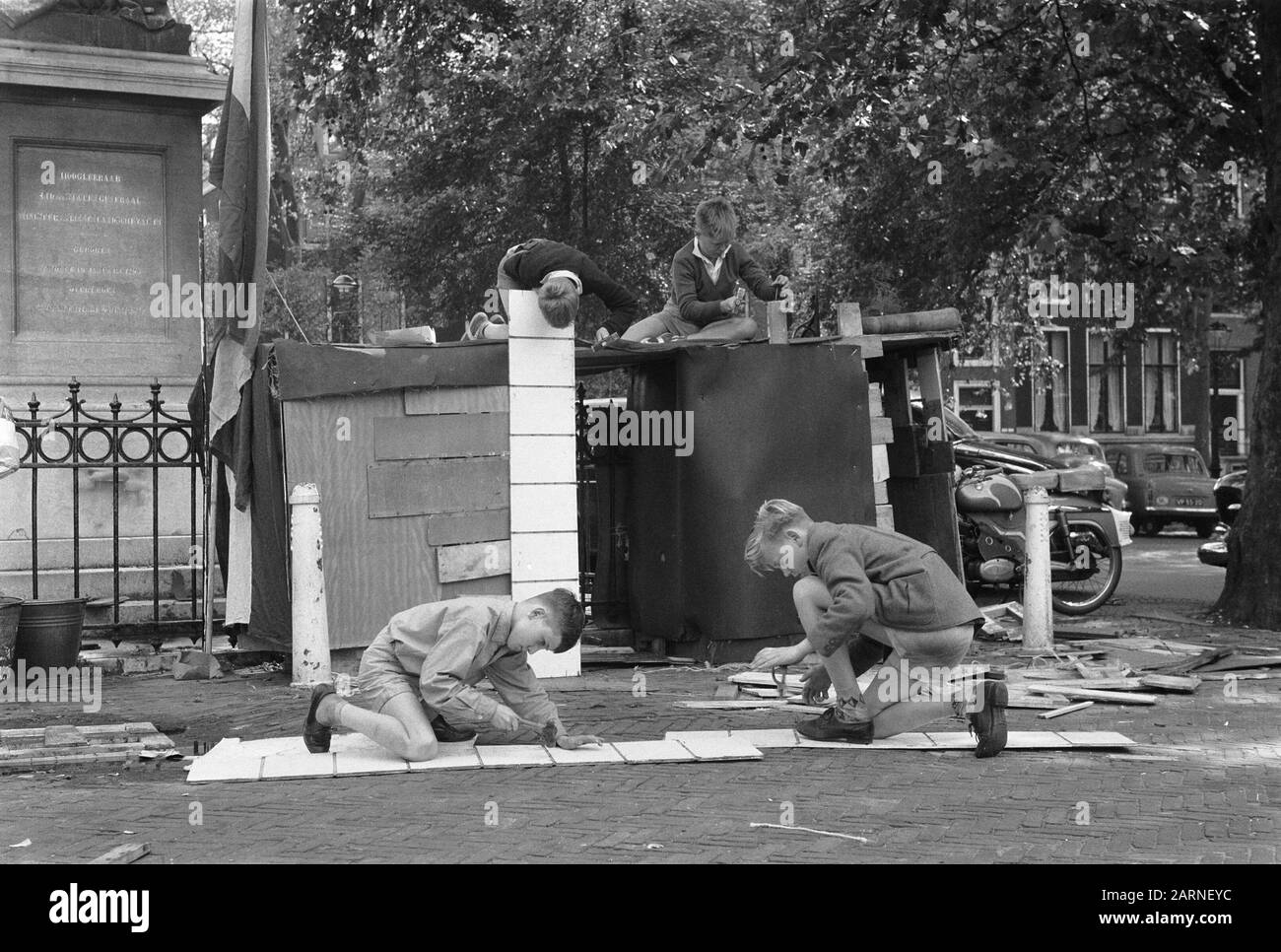 Vacation time (construction of a hut) Date: July 22, 1960 Keywords ...