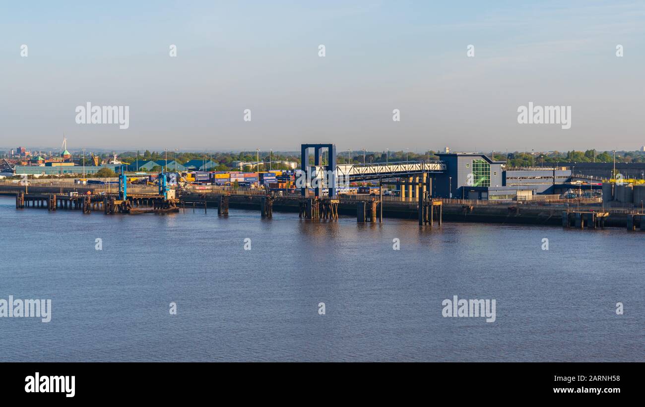 Port of kingston container hi-res stock photography and images - Alamy