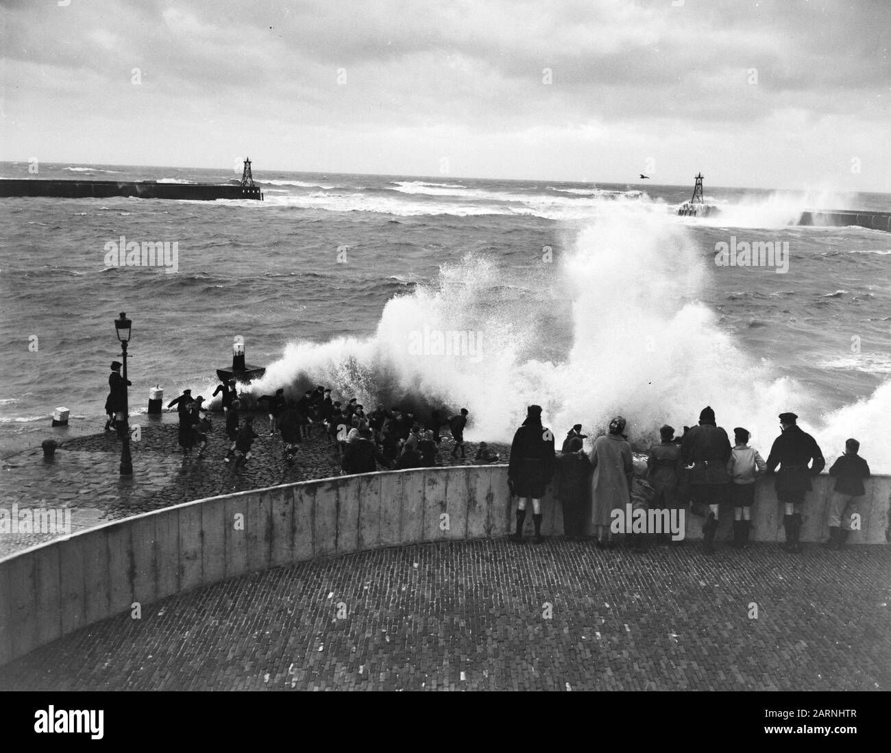 December 1955 hi-res stock photography and images - Alamy