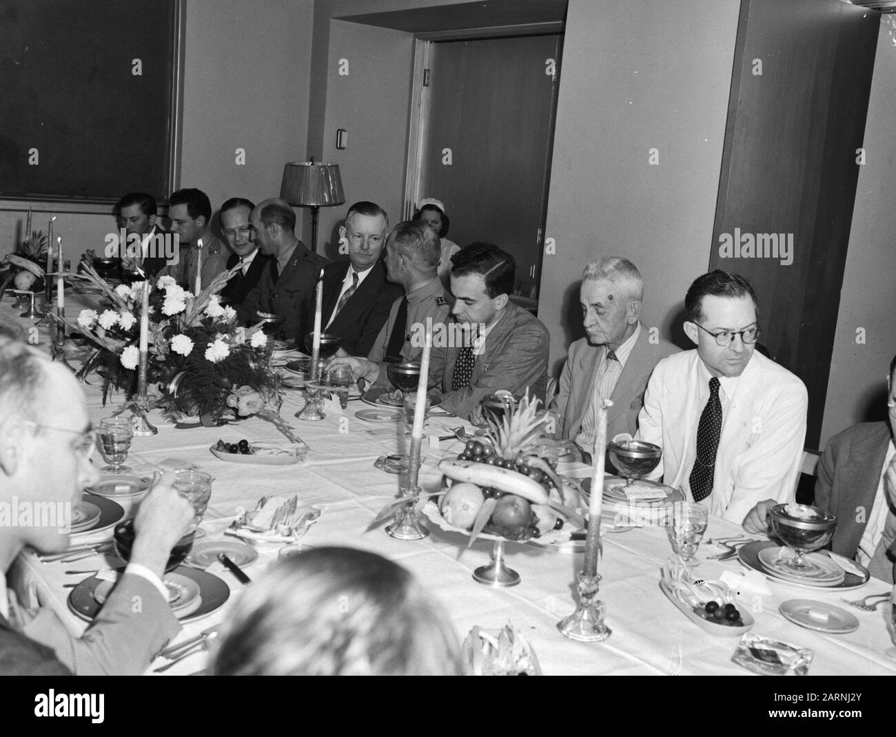 Leonard lowe hi-res stock photography and images - Alamy