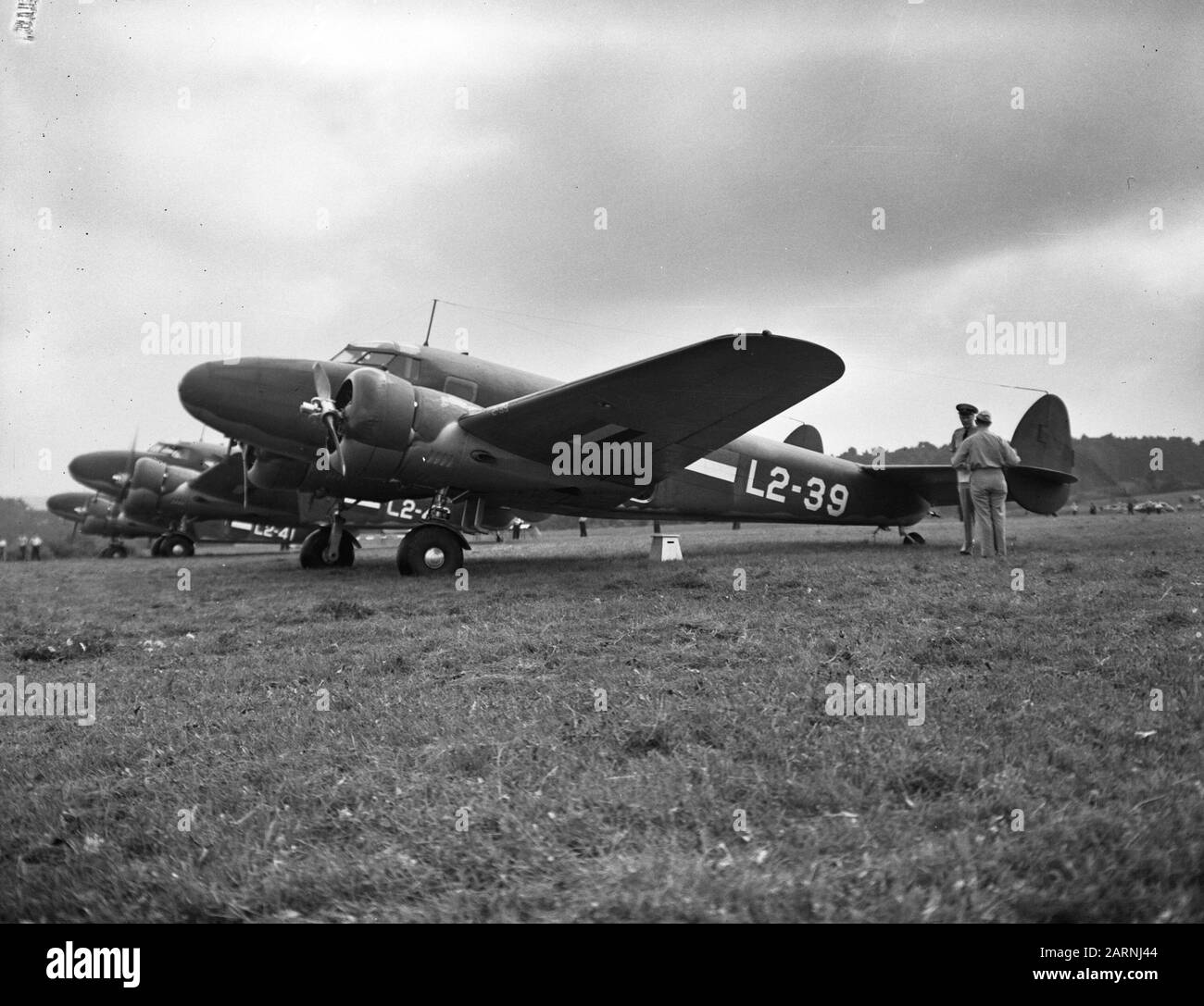 Award of the banner of the Military Aviation of the KNIL and the flag ...