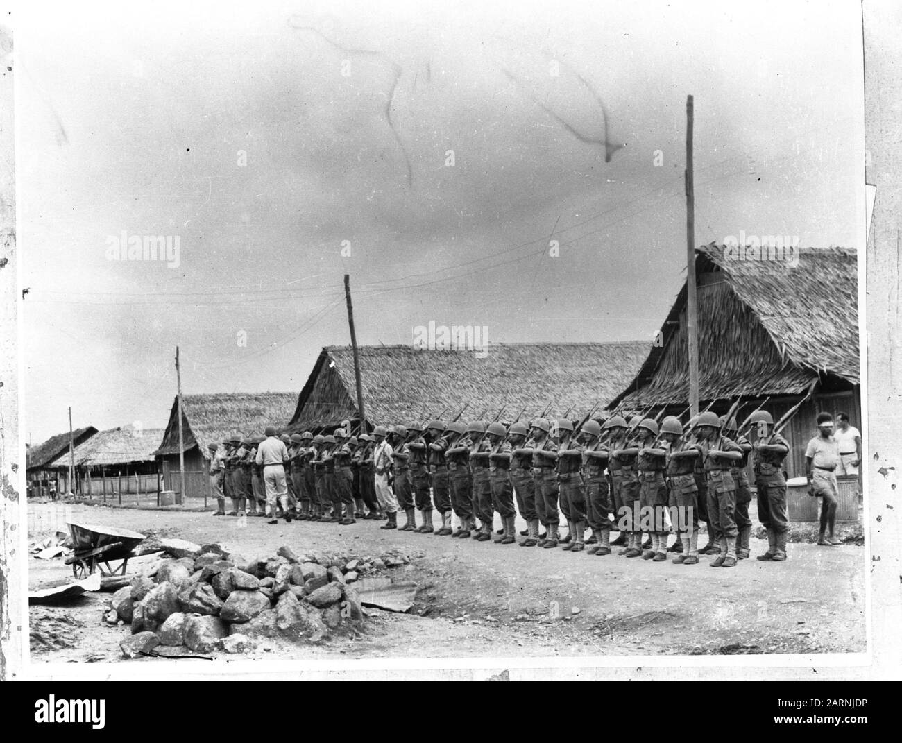 Militars hi-res stock photography and images - Alamy