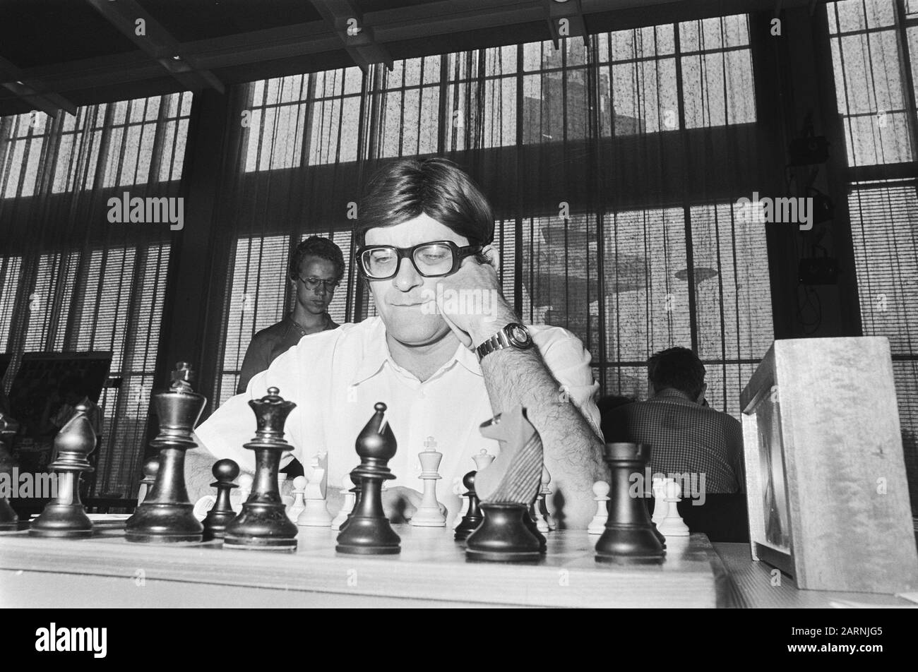 IBM Chess Tournament in Amsterdam 1977; Liberzon on move Stock Photo ...