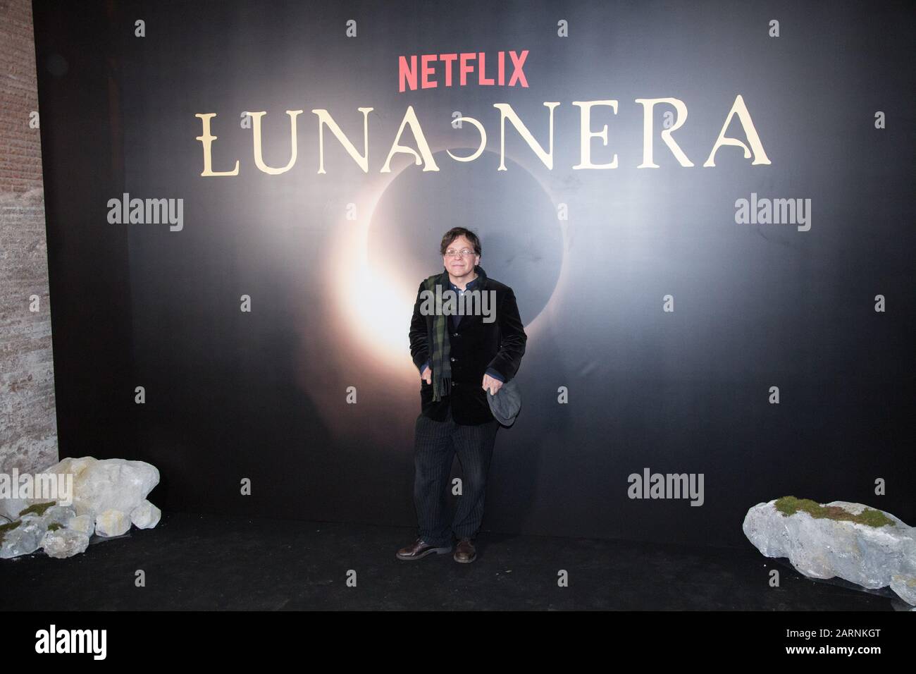 Serie de netflix hi-res stock photography and images - Alamy