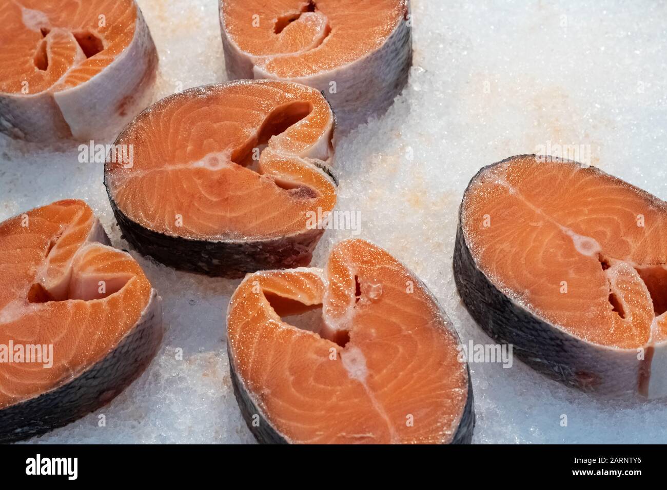 Sliced fish on ice hi-res stock photography and images - Alamy