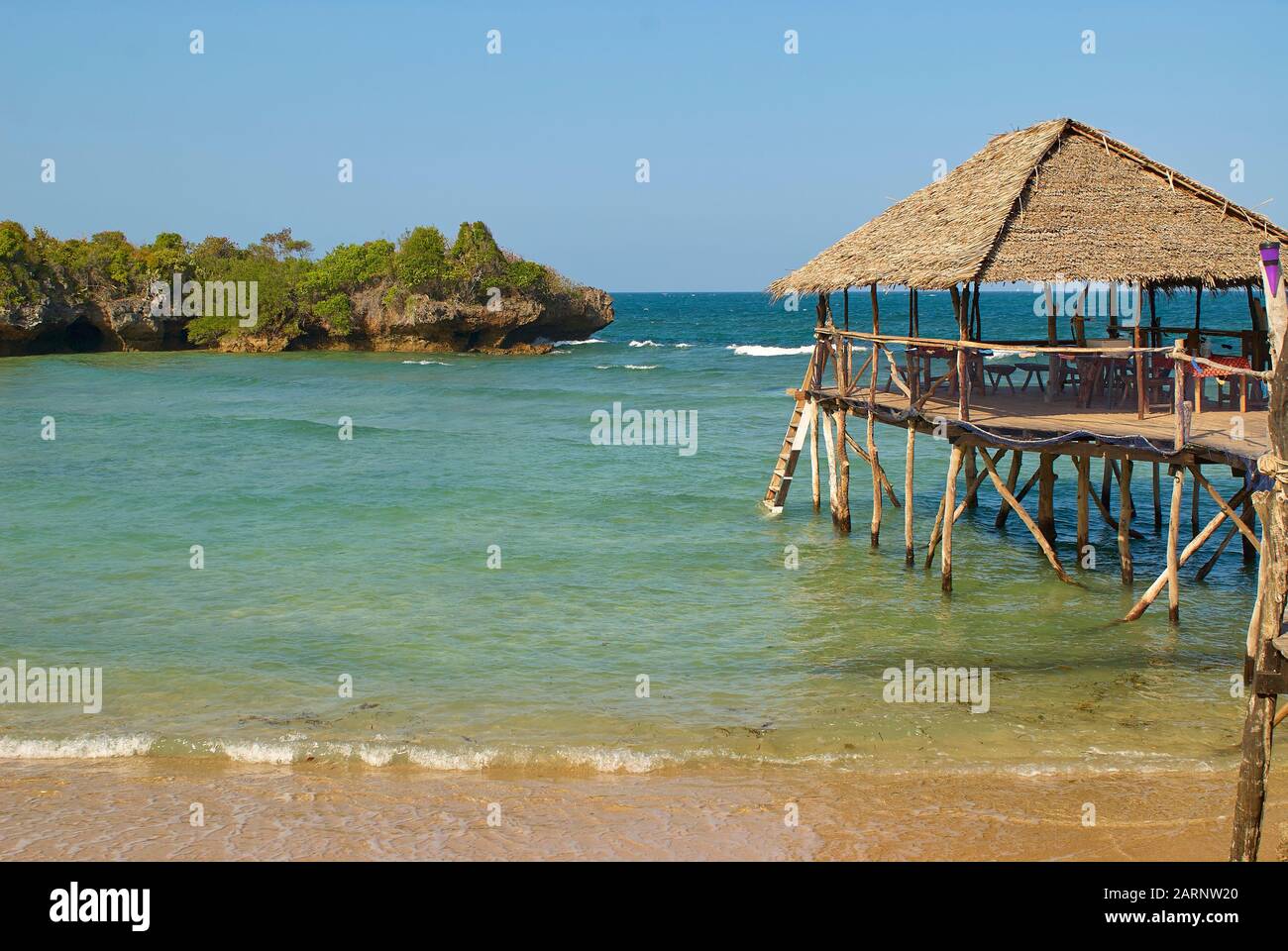 Over water restaurant hi-res stock photography and images - Alamy