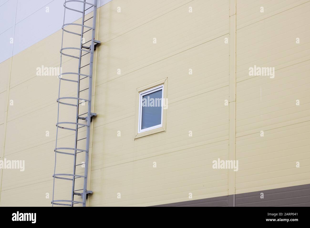Metal ladder fixed to wall hi-res stock photography and images - Alamy