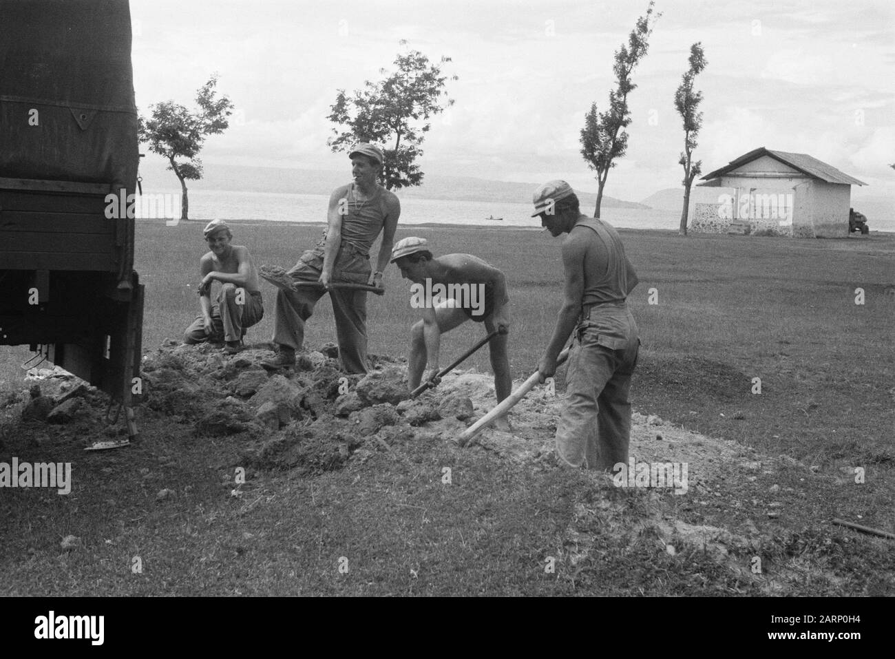 Deposit in ground Black and White Stock Photos & Images - Alamy