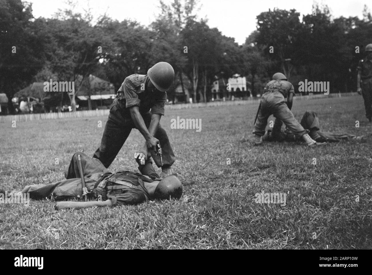 Visit of Lieutenant General Spoor to Makassar; Memorial 1 Anniversary ...