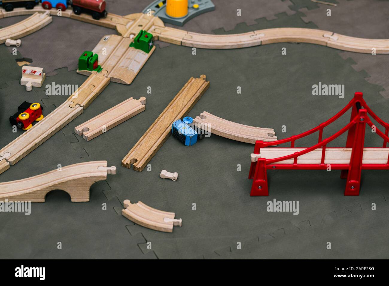 Car on blocks hi-res stock photography and images - Alamy