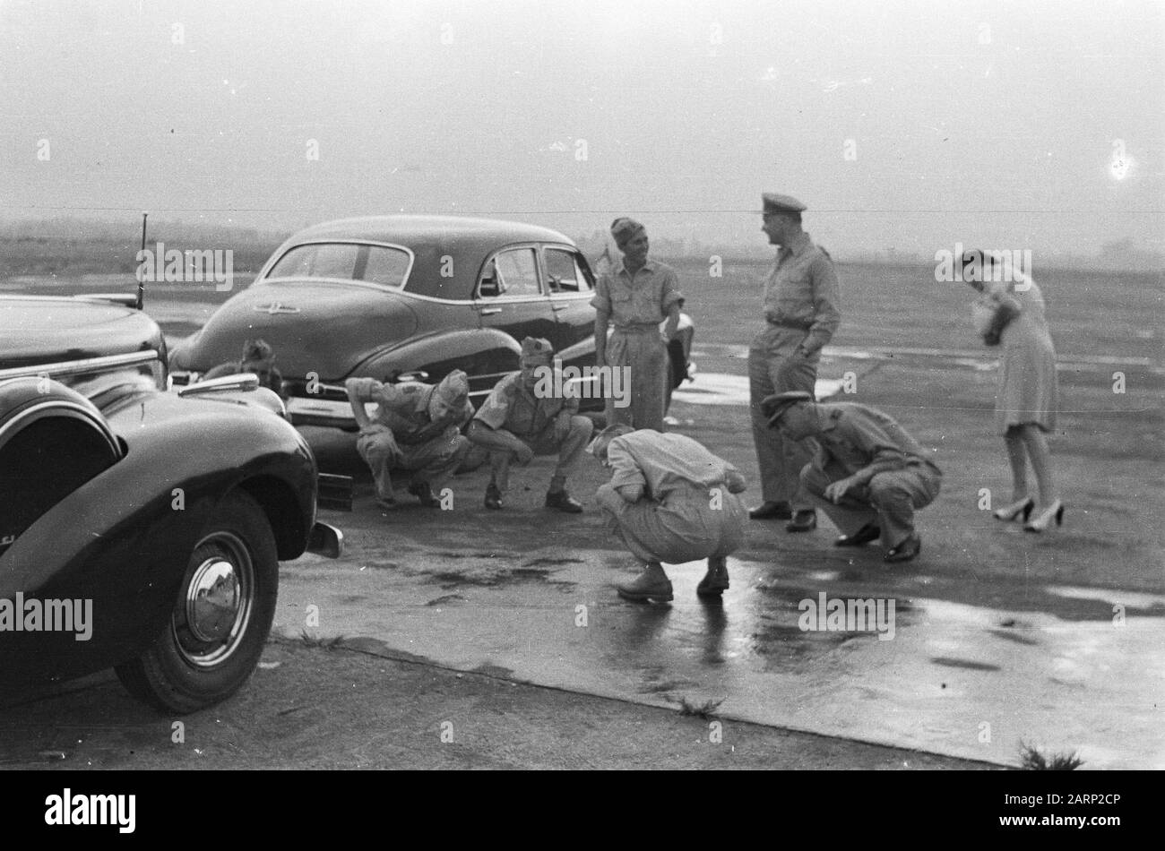 Inspection tour General H.J. Kruls through Indonesia [General Kruls ...