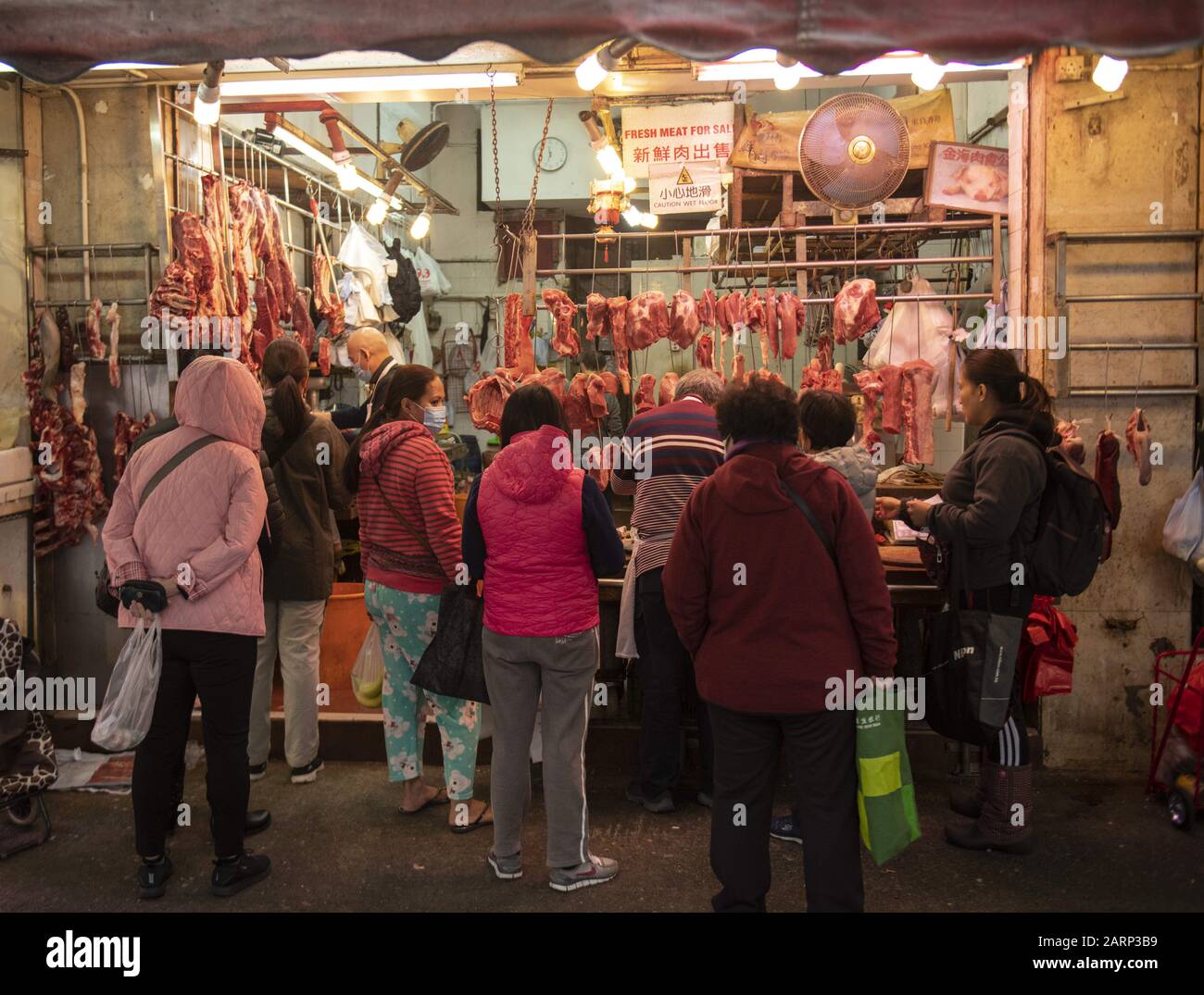 Live animal food markets china hi-res stock photography and images - Alamy