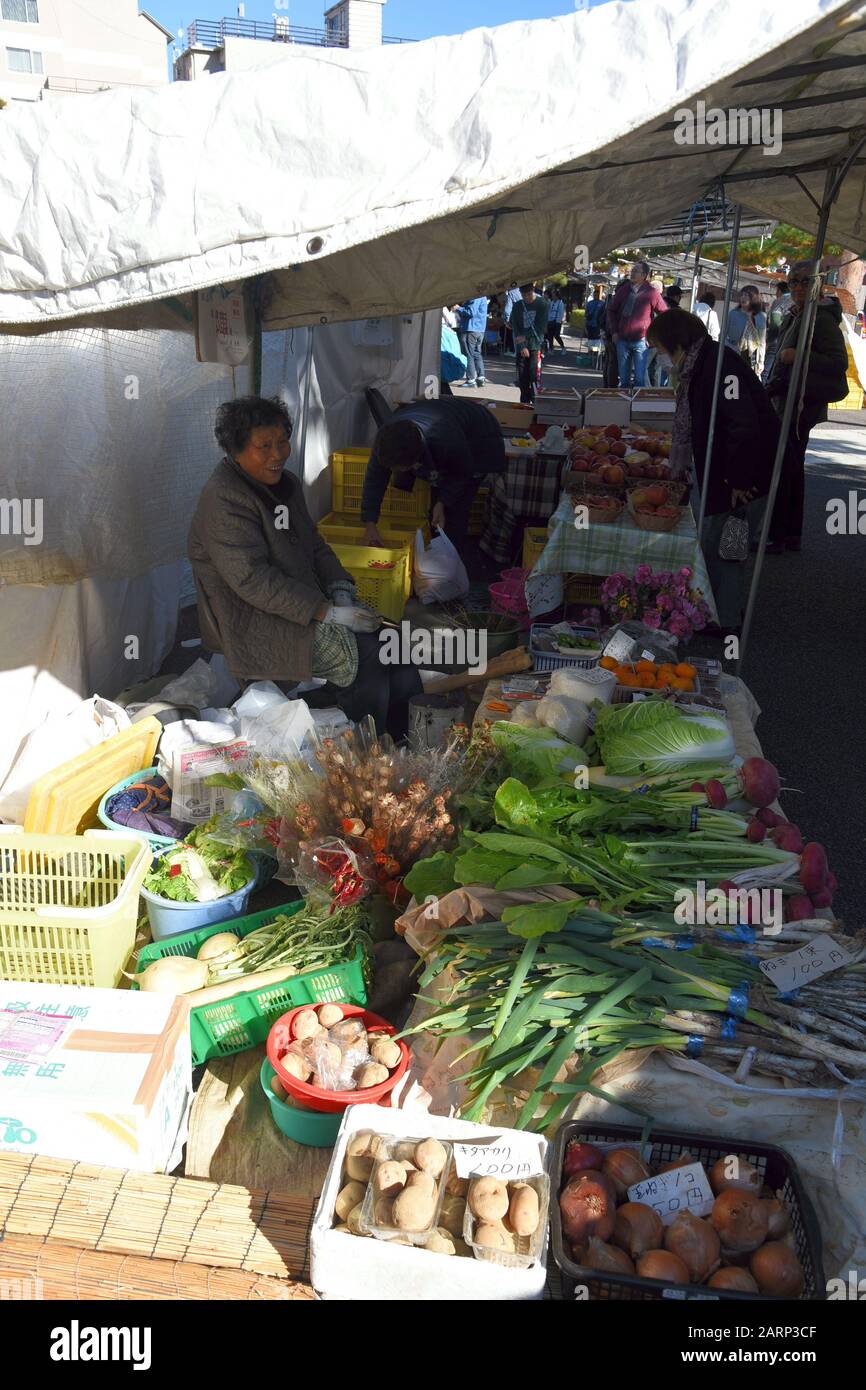traditional market in Sanmachi-Suji district, Takayama Stock Photo - Alamy