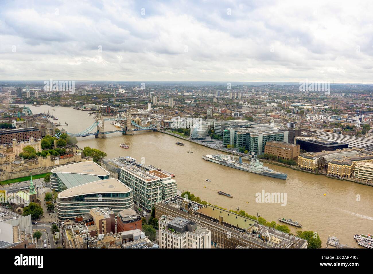 Garden bridge london skyline hi-res stock photography and images - Alamy