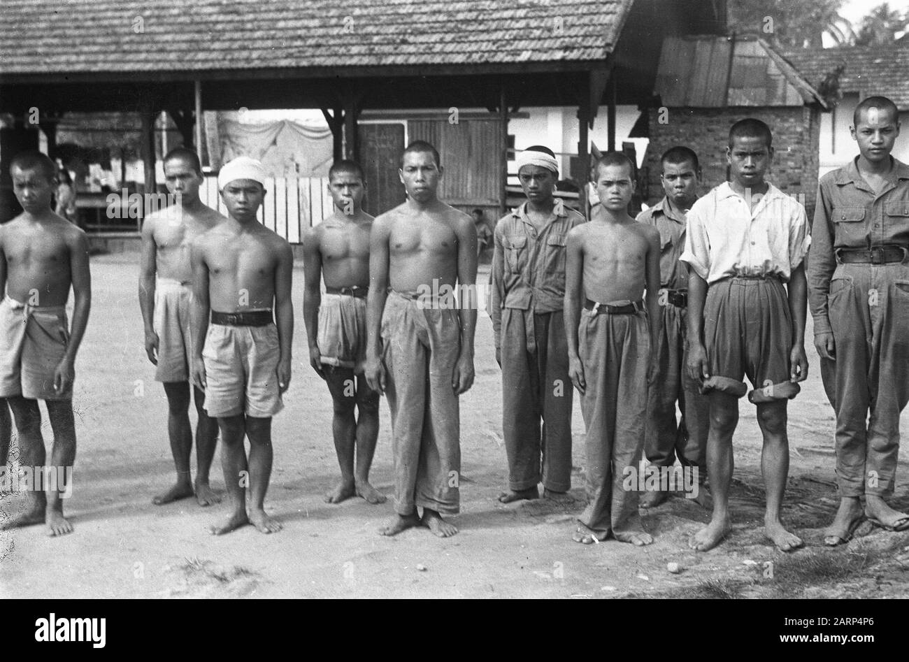 Ten captured Indonesians or prisoners of war Japanese? Date: 1947/01/01 ...