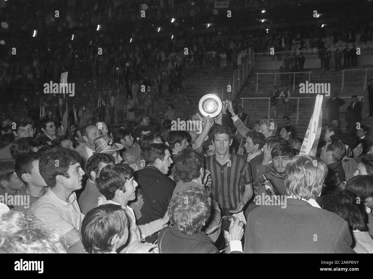Cup finals Black and White Stock Photos & Images - Alamy