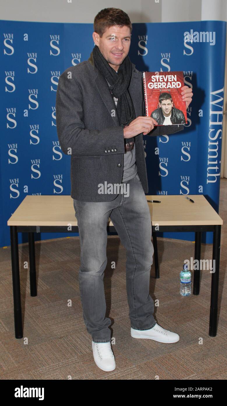Liverpool,Uk Lfc legend Steven Gerrard signing his book before leaving ...