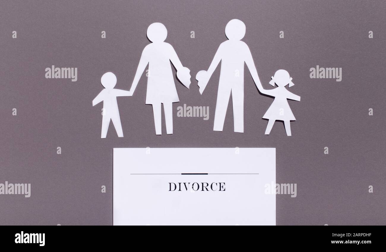 Cut out family paper hi-res stock photography and images - Alamy