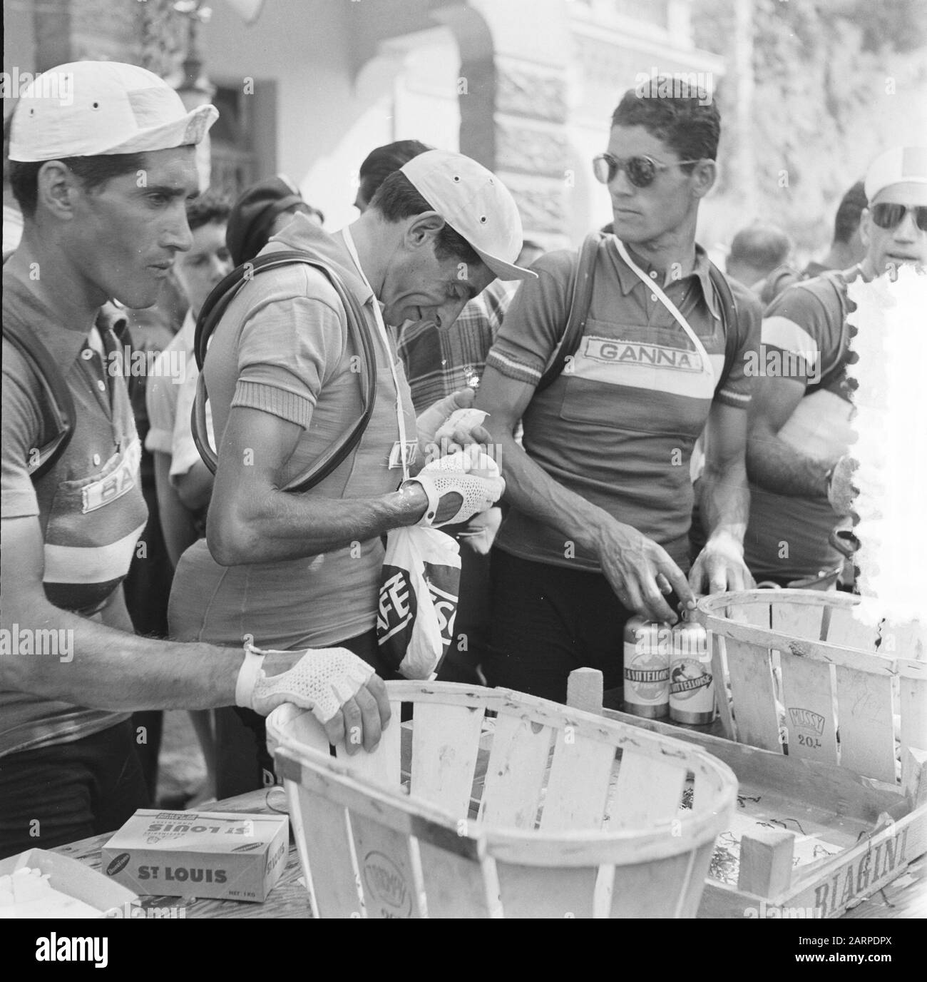 Fausto coppi 1952 hi-res stock photography and images - Alamy